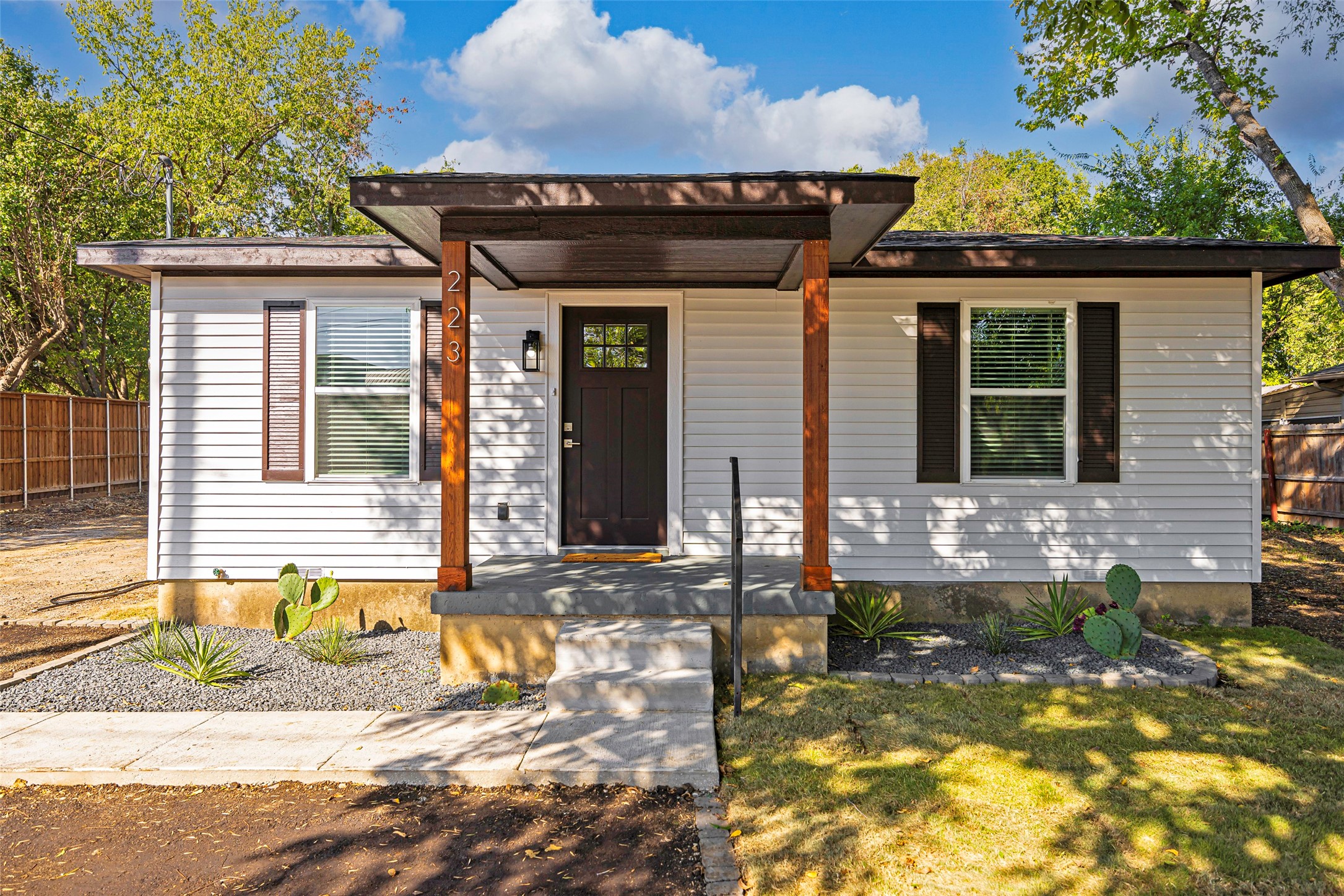 223 N Murphy Rd, Murphy, TX 75094 - MLS 20743388 - Coldwell Banker