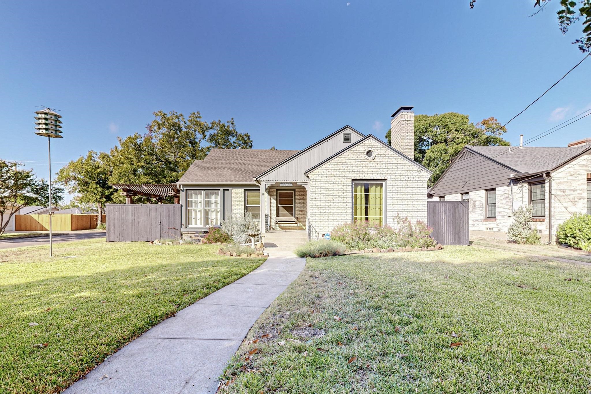 1303 Walter Dr, Dallas, TX 75211 - MLS 20761533 - Coldwell Banker