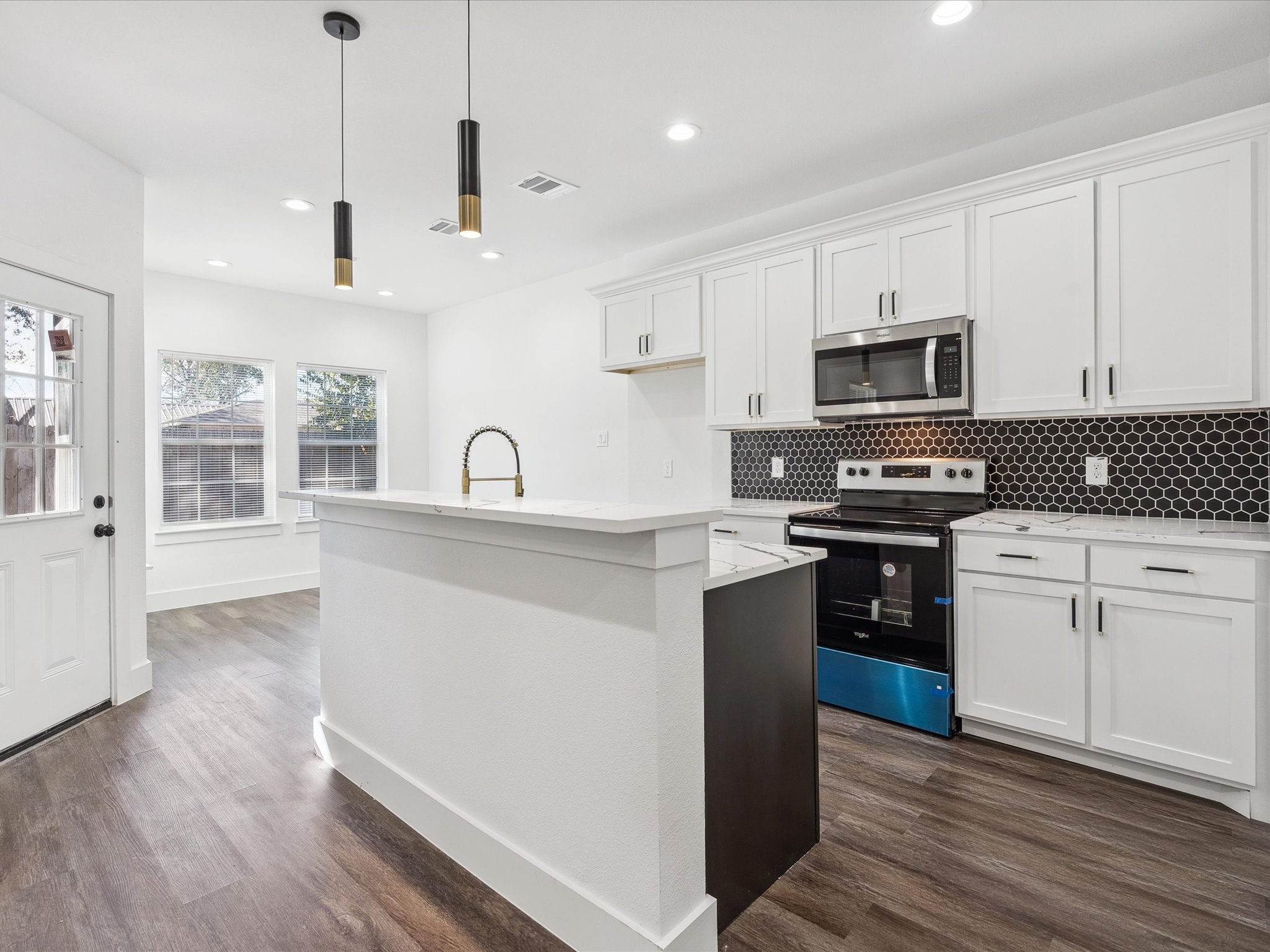 4811 Huey St, Dallas, TX 75210 - MLS 20779131 - Coldwell Banker