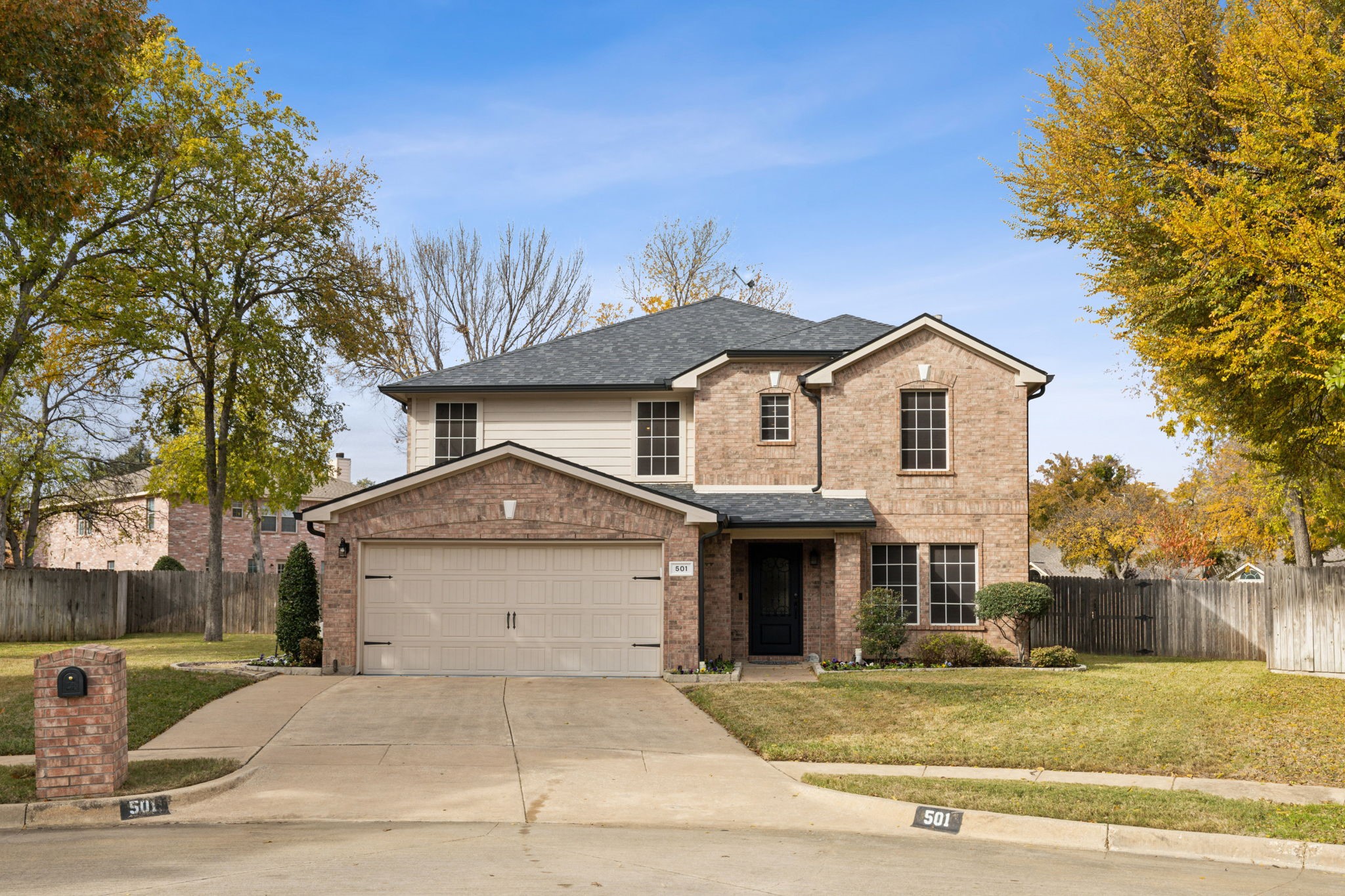 501 Erica Ln, Euless, TX 76039 - MLS 20810812 - Coldwell Banker