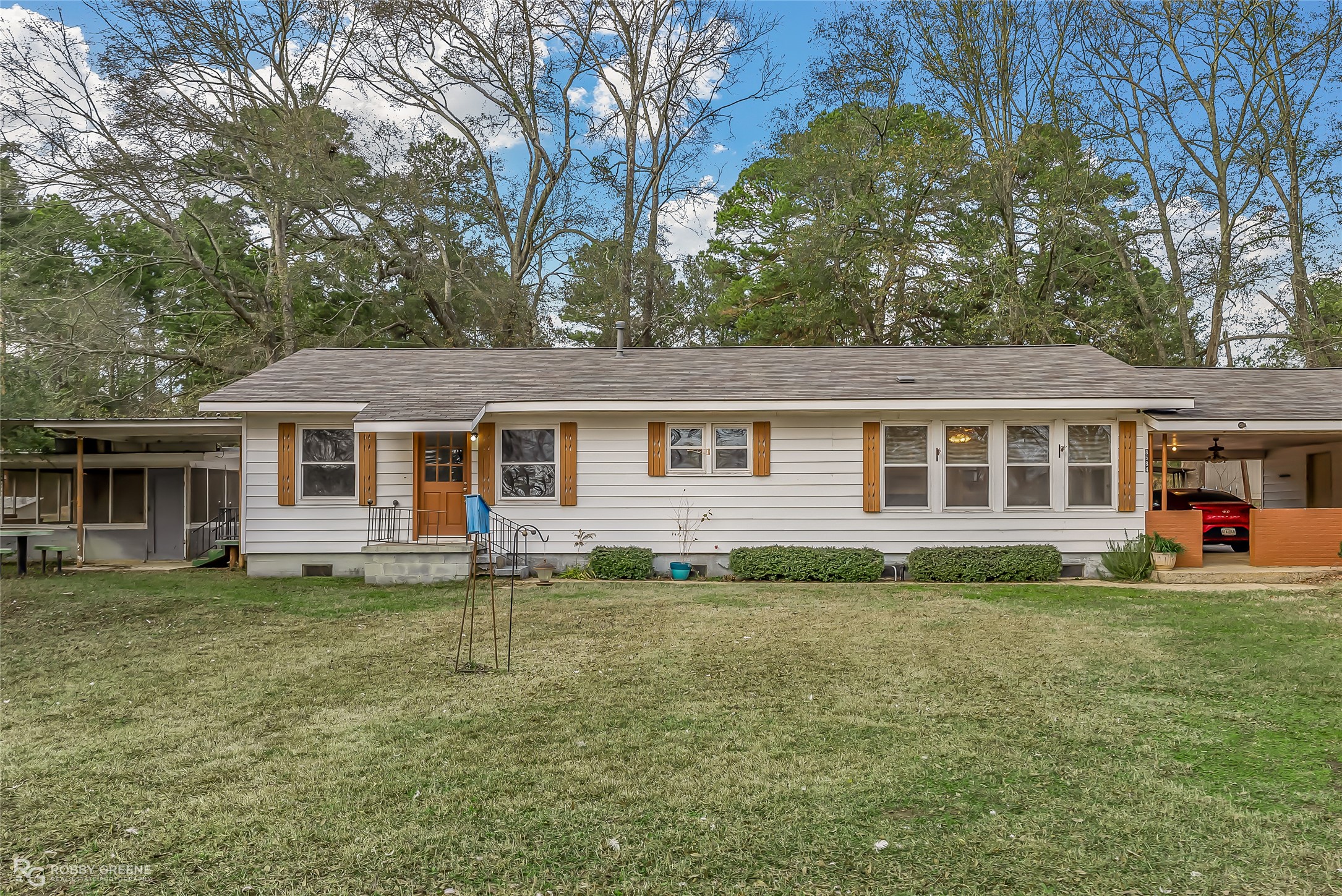 8584 Hosston Vivian Rd, Vivian, LA 71082 - MLS 20817538 - Coldwell Banker