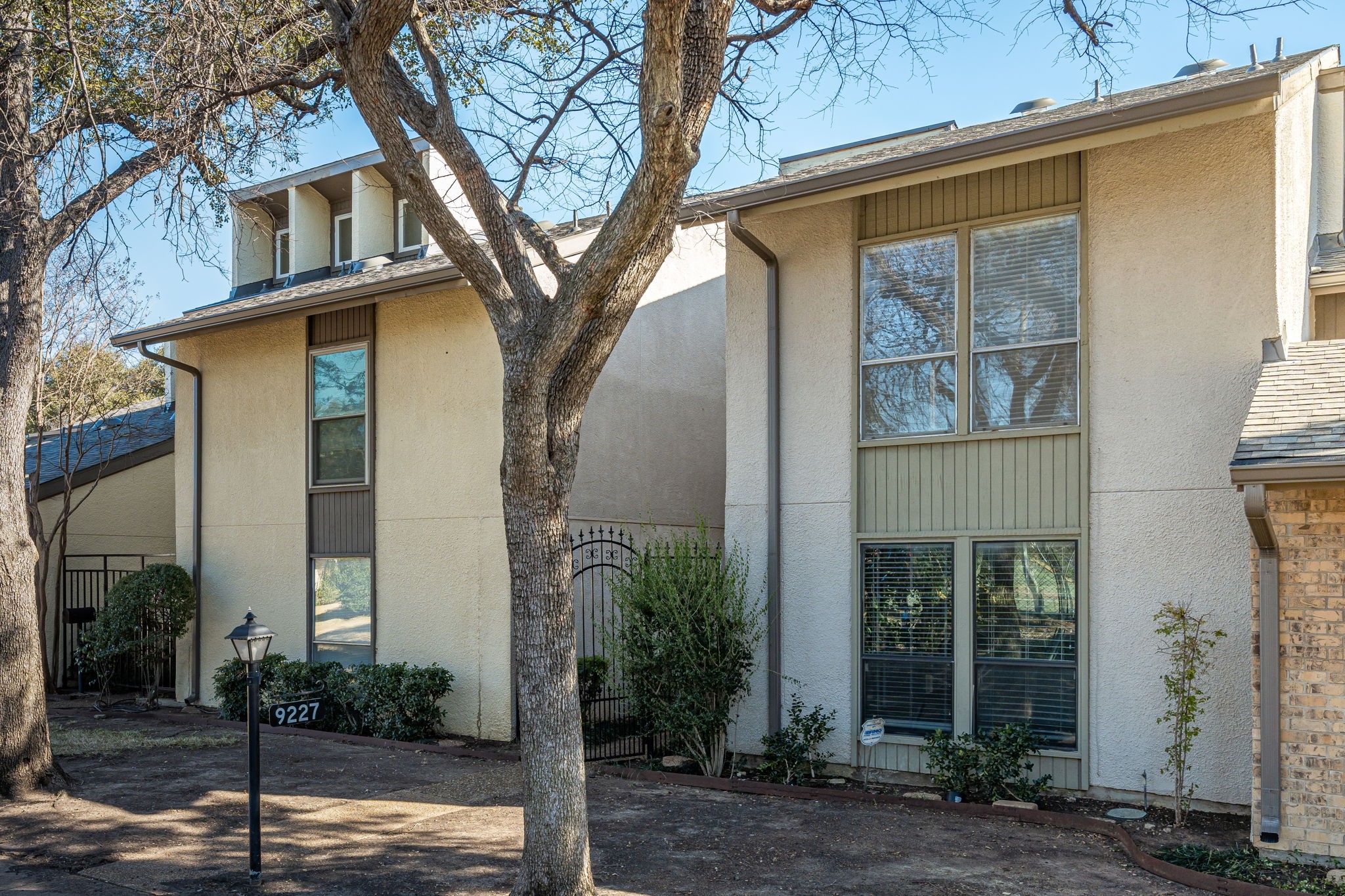 9227 Flickering Shadow Dr, Dallas, TX 75243 - MLS 20825645 - Coldwell ...