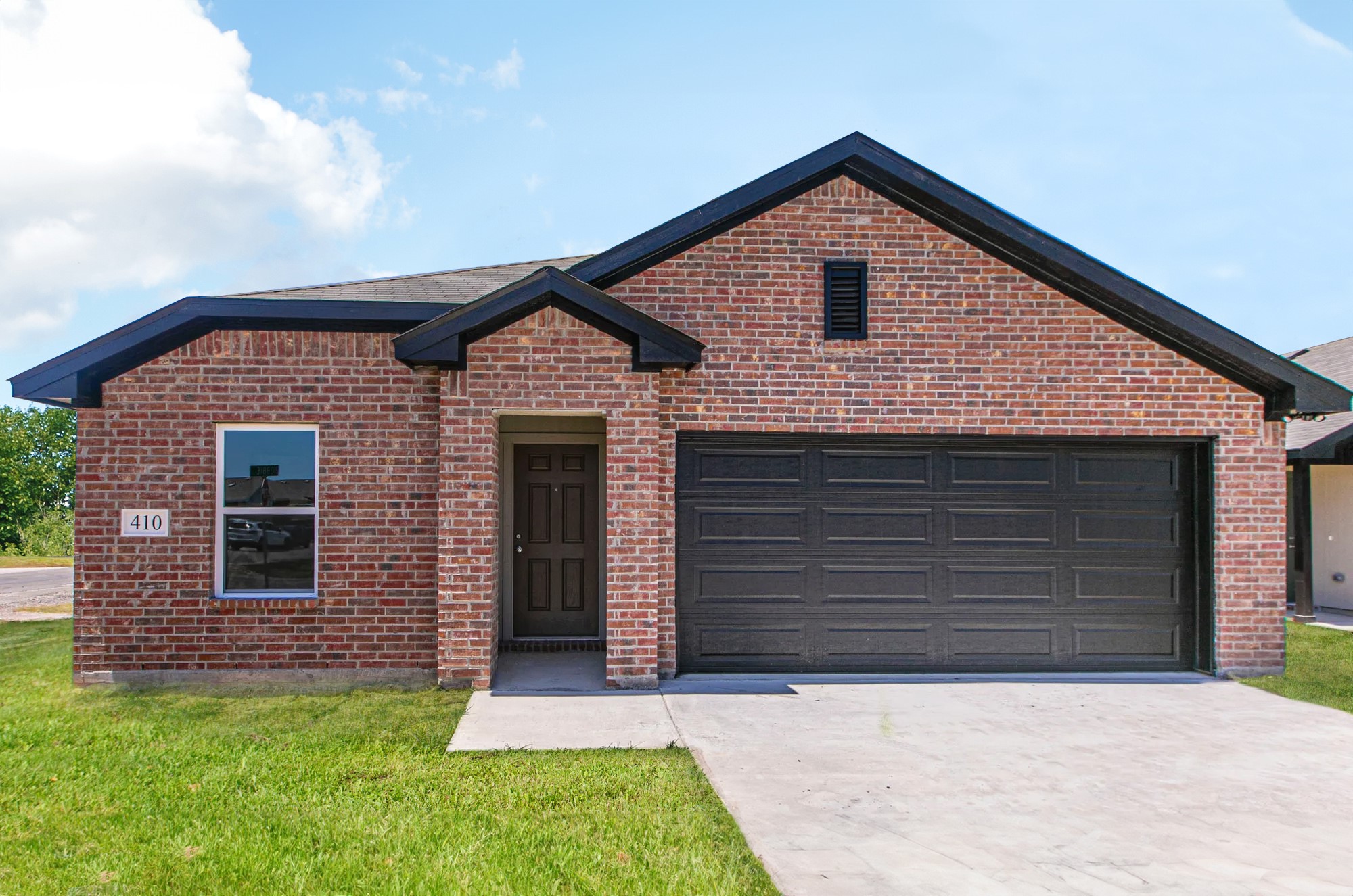 410 Bobbie St, Mabank, TX 75147 - MLS 20838178 - Coldwell Banker