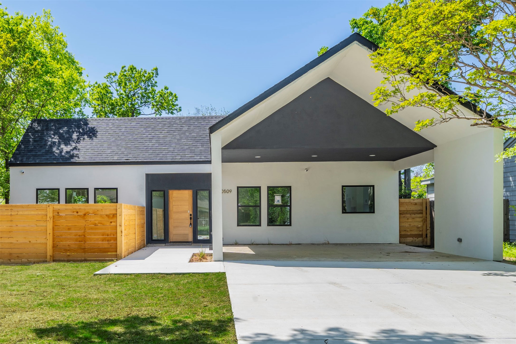 10509 Newcombe Dr, Dallas, TX 75228 - MLS 20839621 - Coldwell Banker
