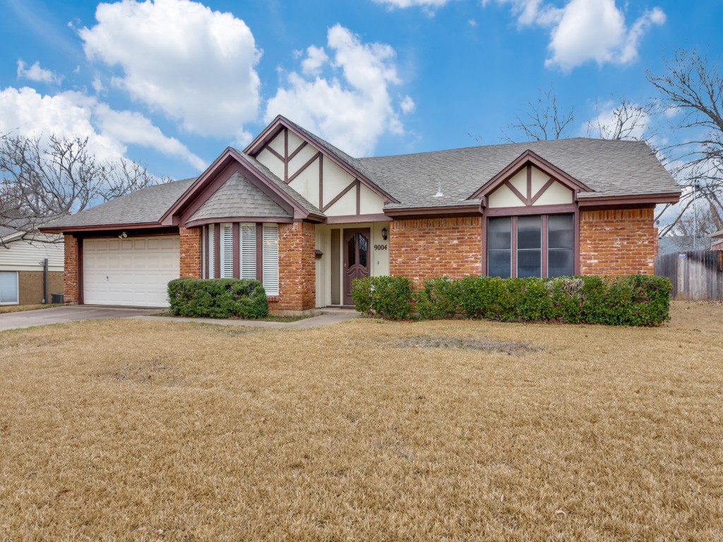 9004 Van Deman Dr, Benbrook, TX 76116 - MLS 20859015 - Coldwell Banker