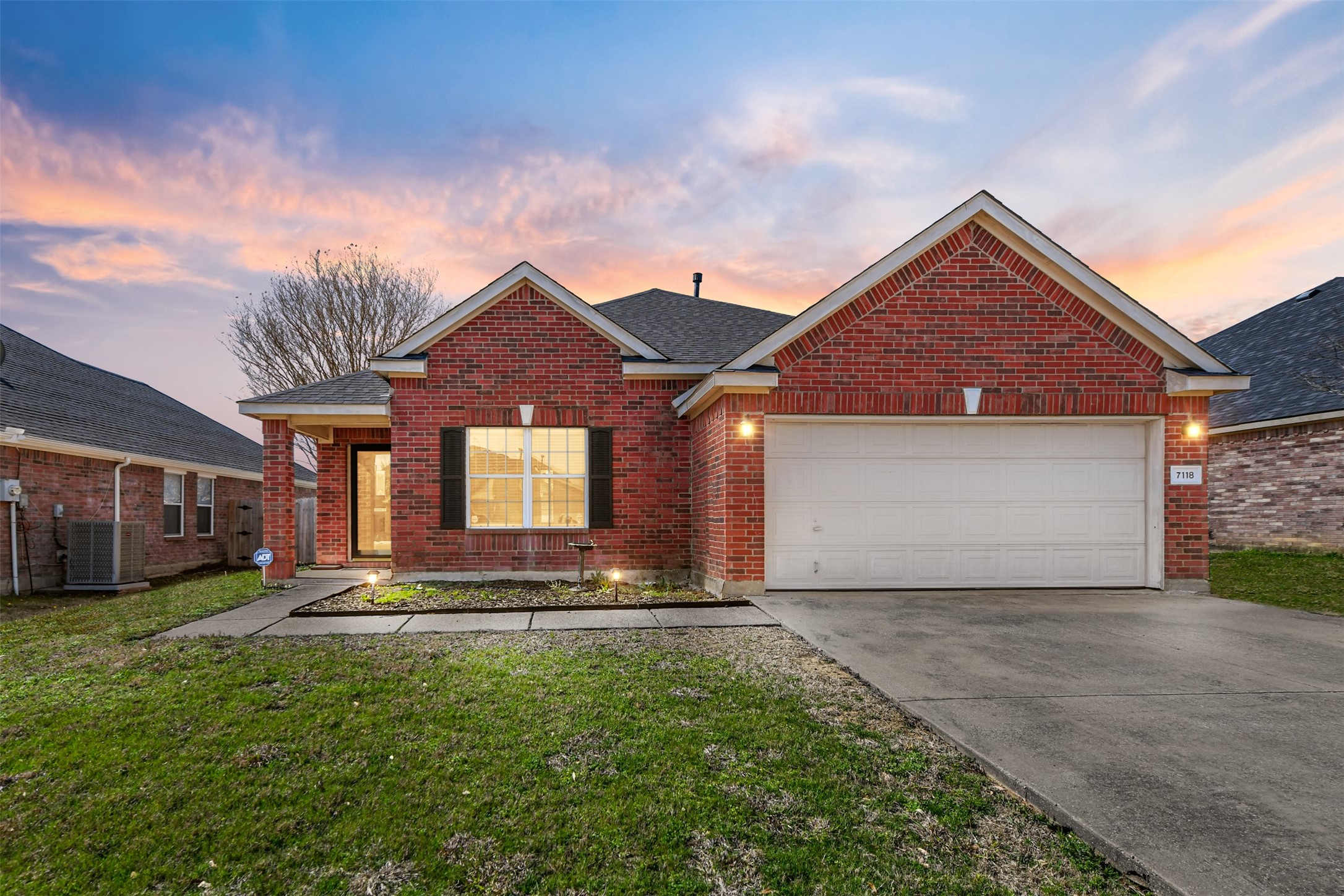 7118 Lake Hawkins Dr, Arlington, TX 76002 - MLS 20873282 - Coldwell Banker