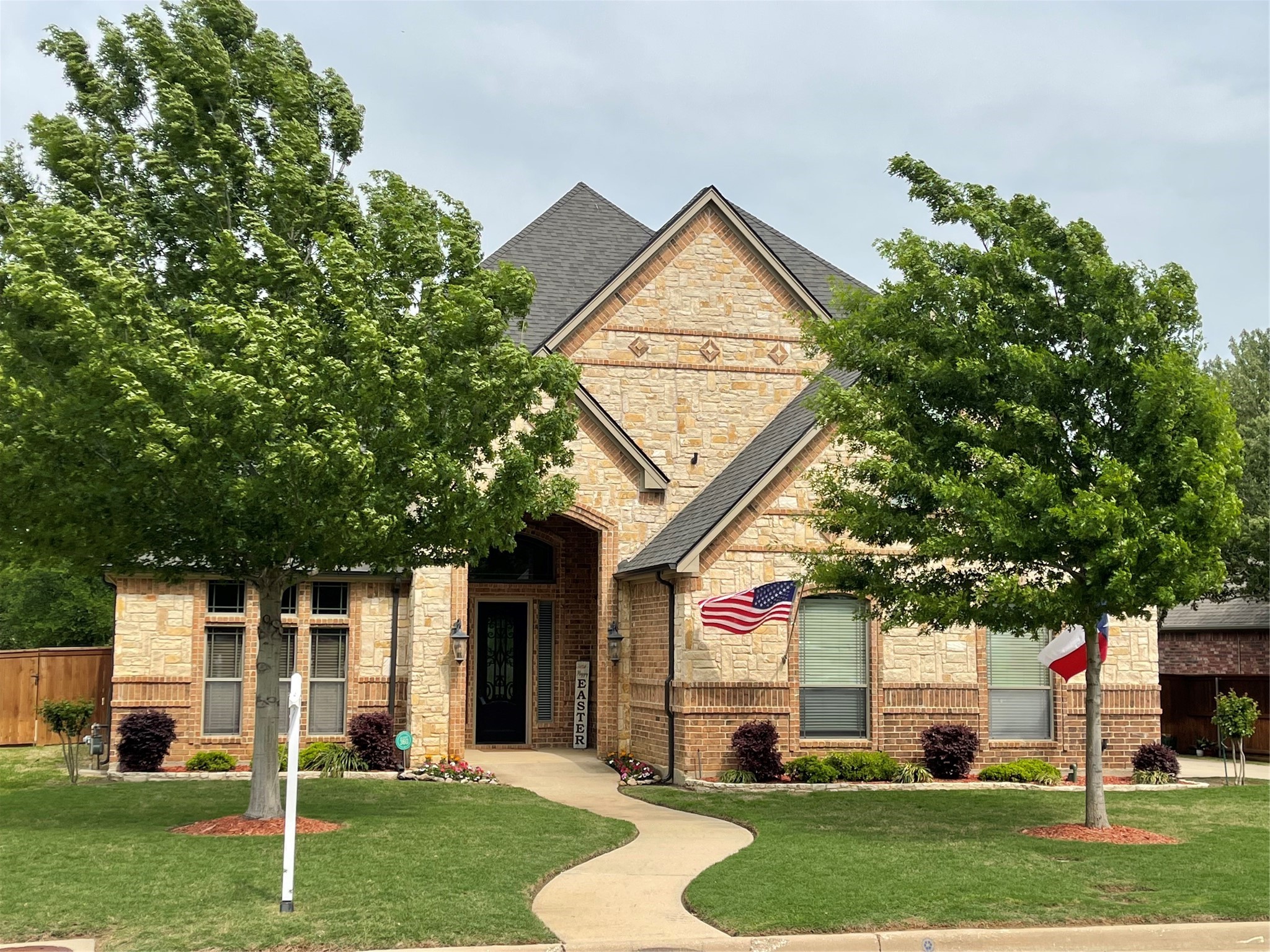 1106 Delaware Dr, Mansfield, TX 76063 - MLS 20876654 - Coldwell Banker