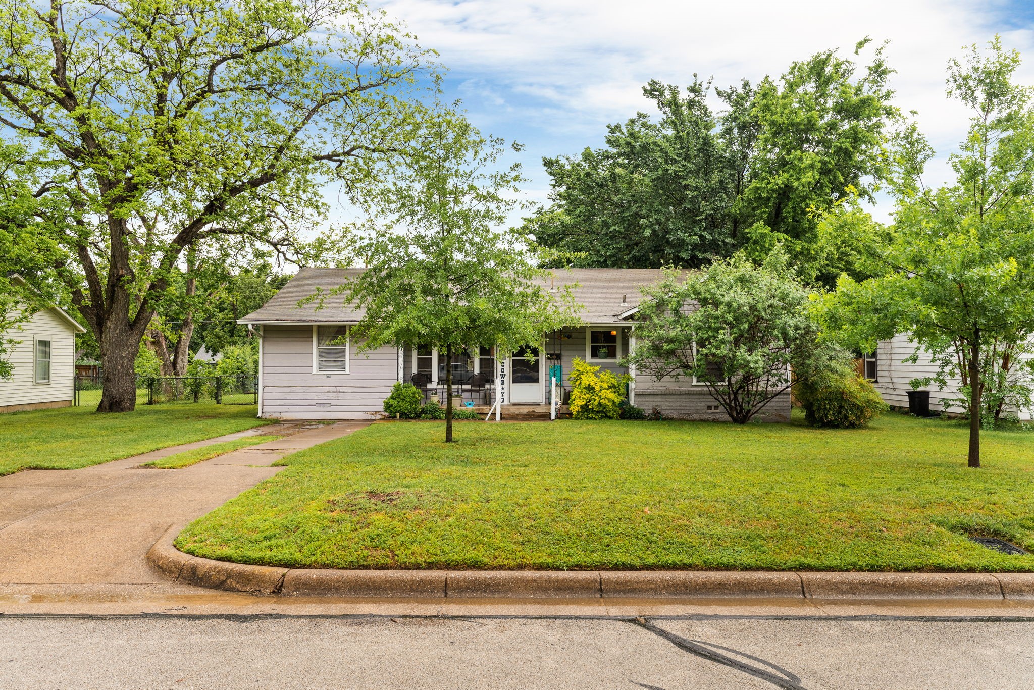 1104 Ann St, Bedford, TX 76022 - MLS 20915028 - Coldwell Banker