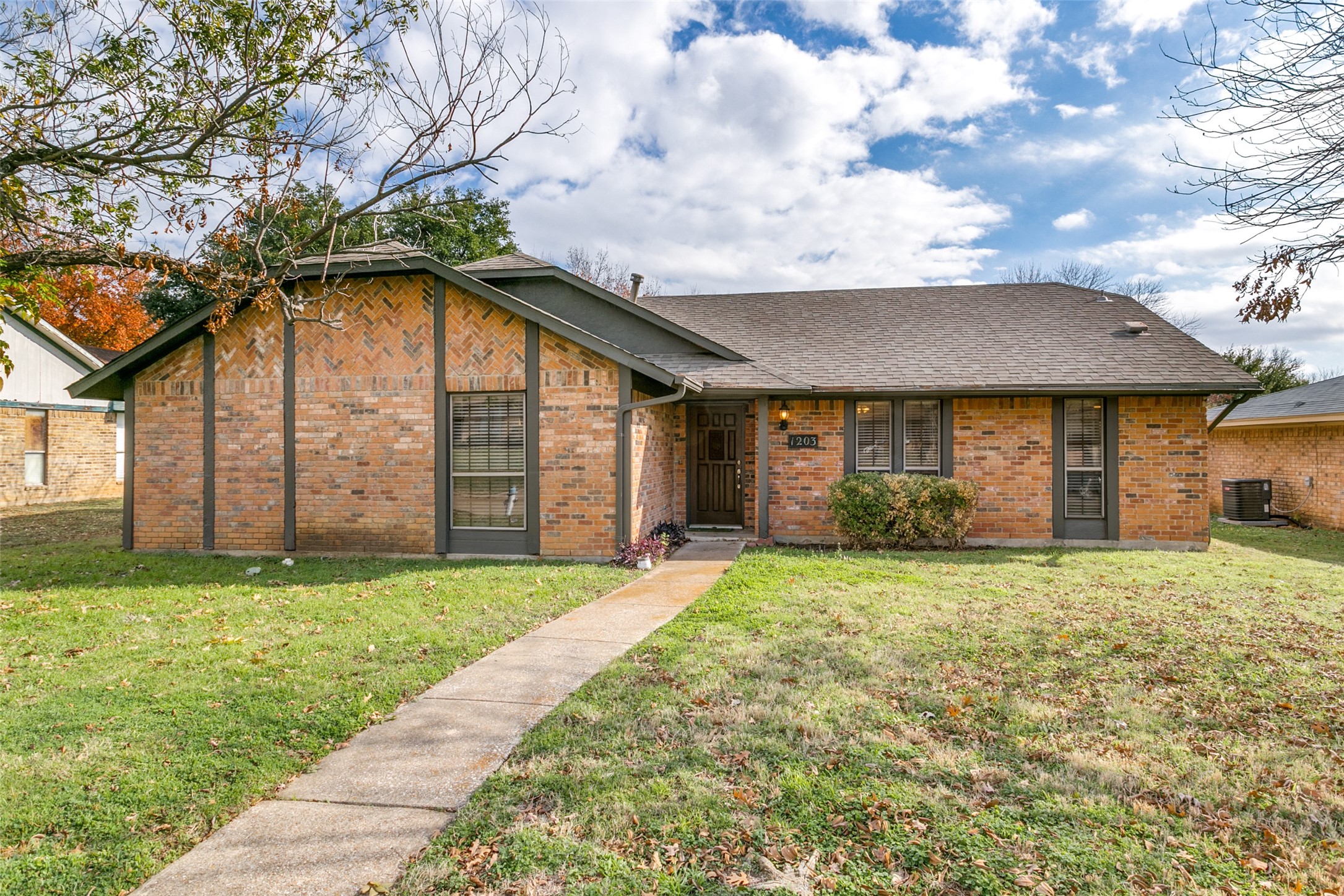 1203 Timber Valley Dr, Flower Mound, TX 75028 - MLS 20937479 - Coldwell ...