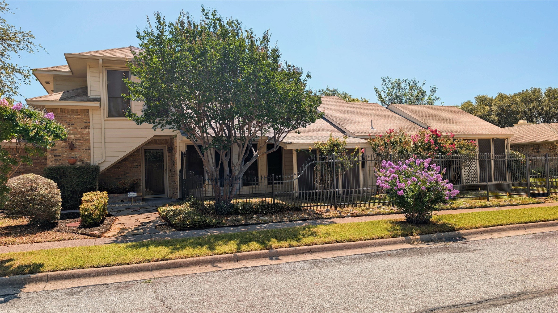 1400 Boardwalk St, Arlington, TX 76011 - MLS 20966201 - Coldwell Banker