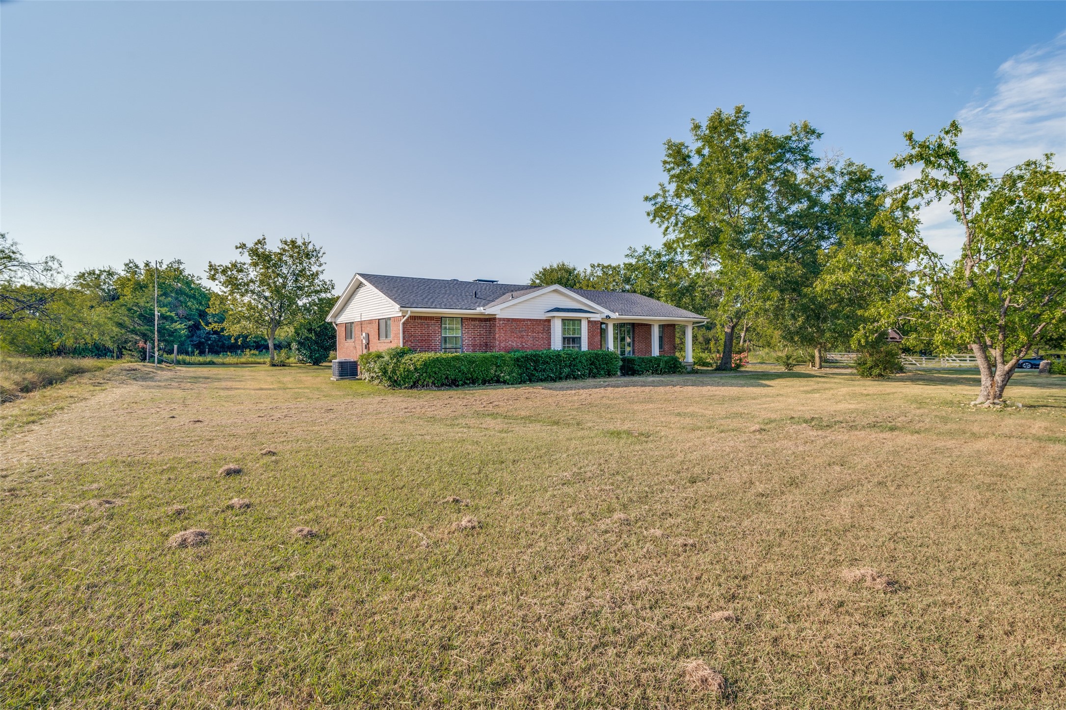 1001 Crisp Rd, Ennis, TX 75119 - MLS 20975626 - Coldwell Banker