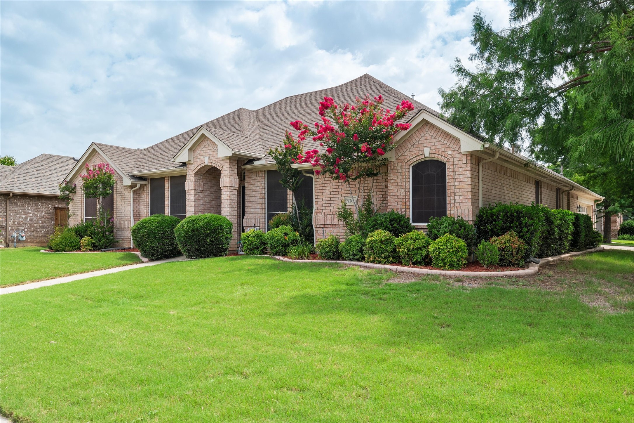 8300 Red Rose Trail, North Richland Hills, TX 76182 - MLS 20978410 ...