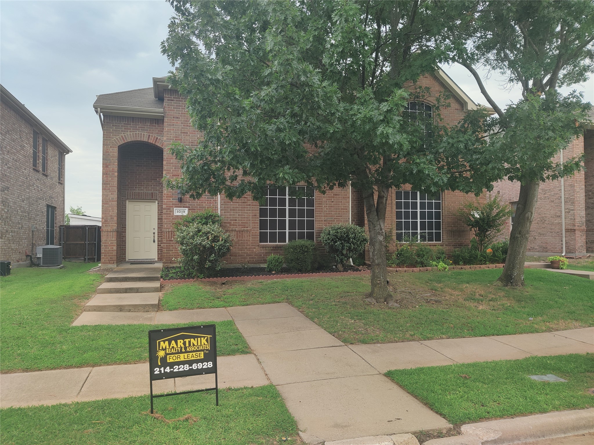 1019 Jamie Dr, Grand Prairie, TX 75052 - MLS 20988005 - Coldwell Banker