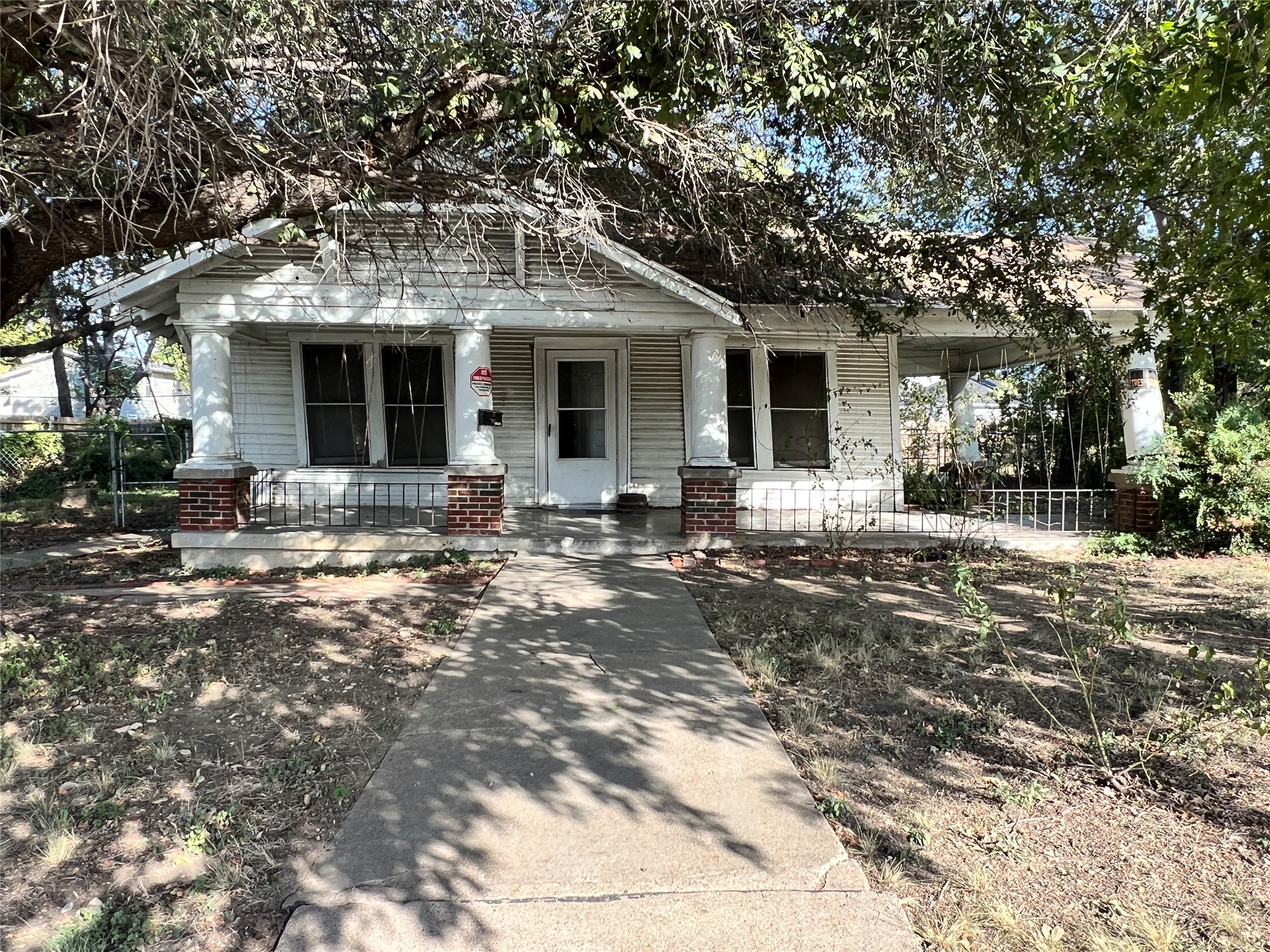 1421 South Fwy, Fort Worth, TX 76104 - MLS 21080579 - Coldwell Banker