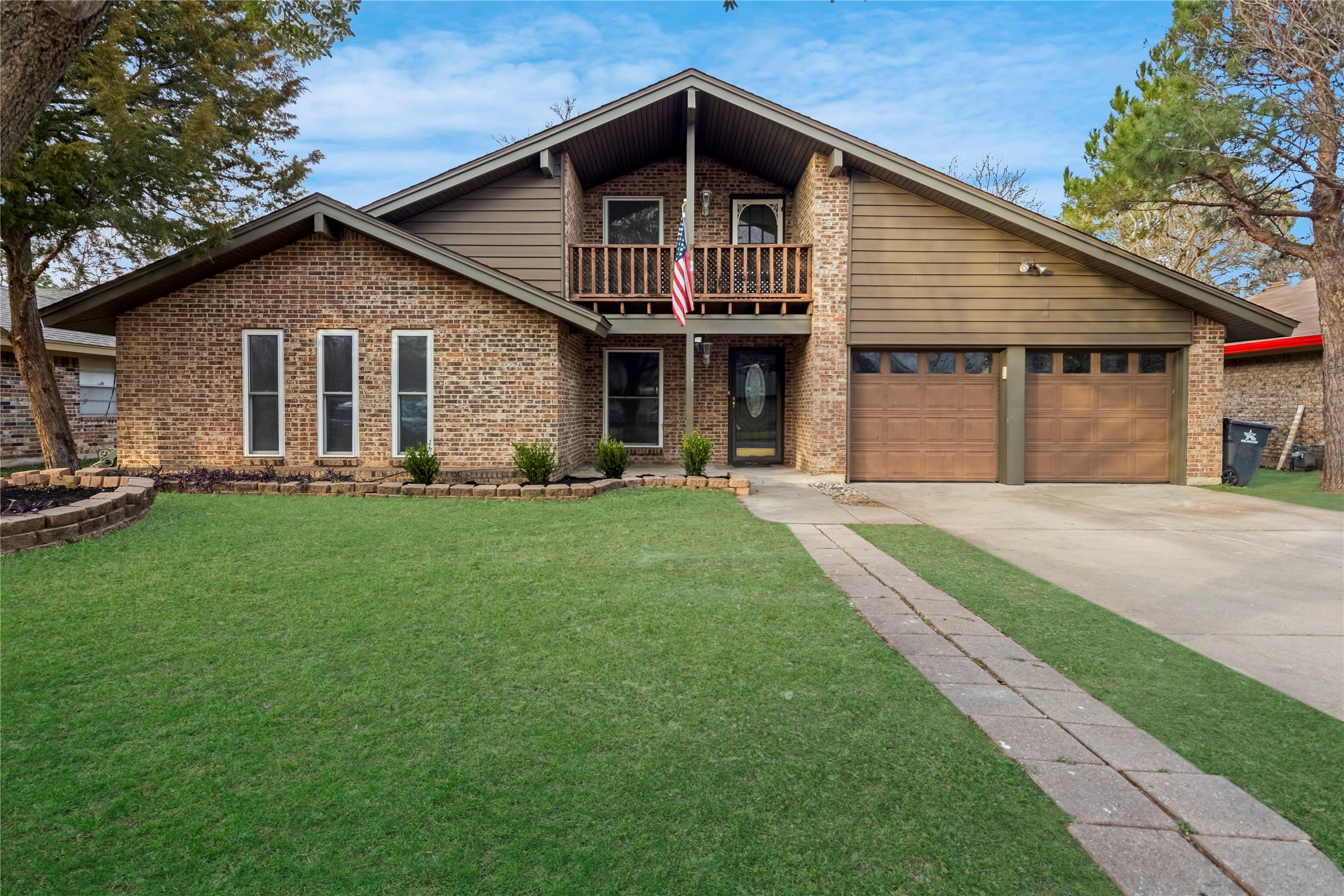 1303 Paisley Dr, Arlington, TX 76015 - MLS 21157633 - Coldwell Banker
