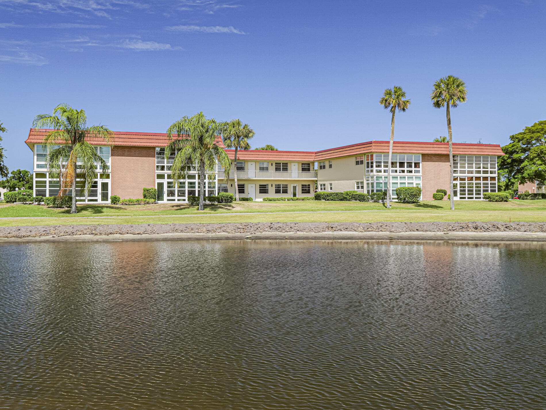 76 Royal Oak Dr #104, Vero Beach, FL 32962 - MLS RX-11088000 - Coldwell ...