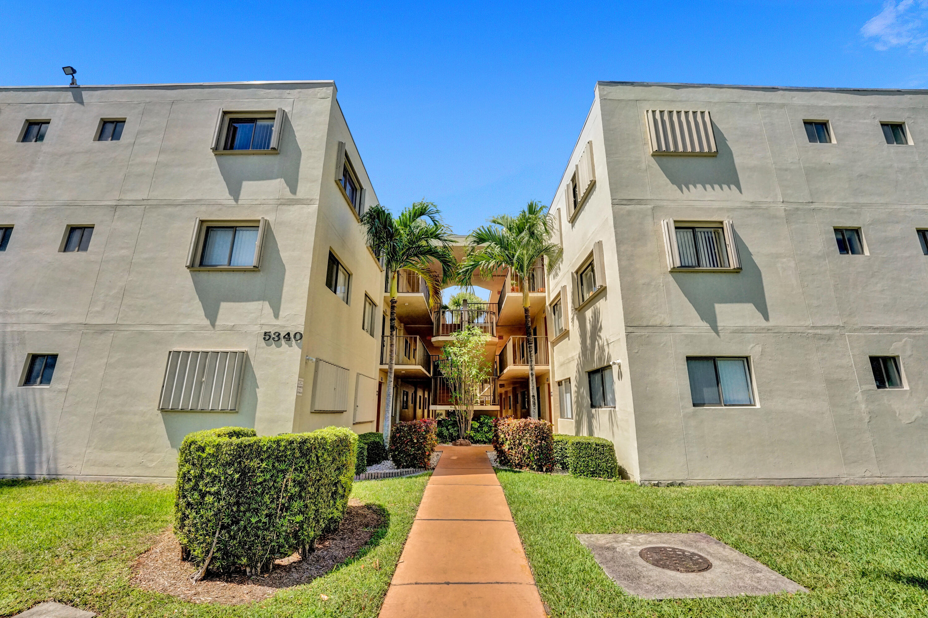 5340 Las Verdes Cir, Delray Beach, FL 33484 - MLS RX-10792067 ...