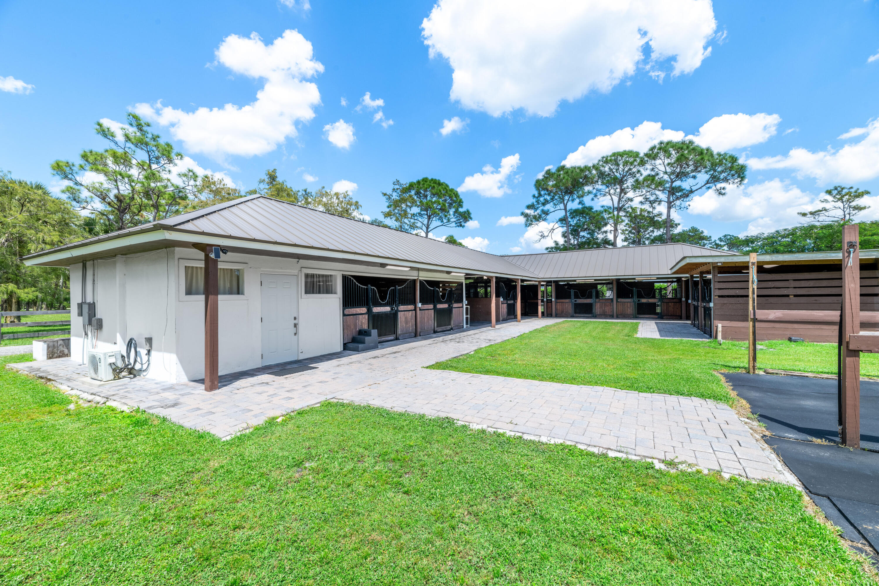 14902 Paddock Dr, Wellington, FL 33414 - MLS R10981919 - Coldwell Banker