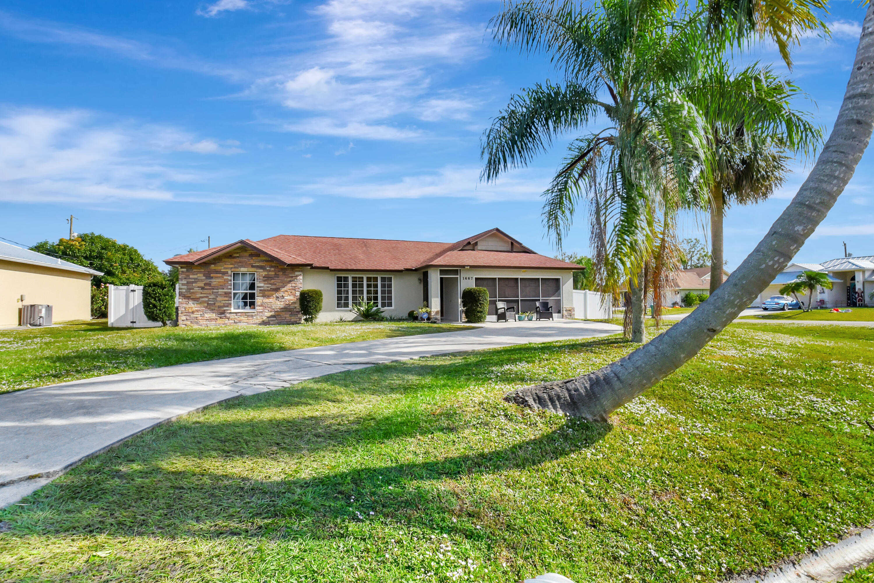1667 SE Simmons St, Port Saint Lucie, FL 34952 - MLS R11040470 ...