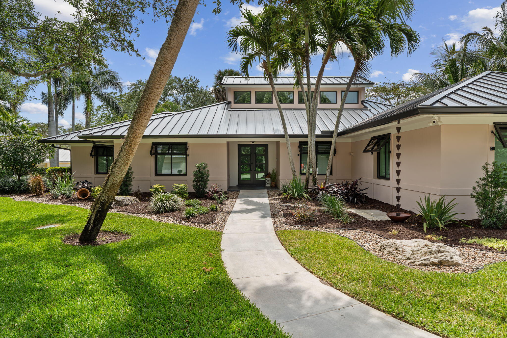 121 Hillcrest Dr, Sewalls Point, FL 34996 - MLS R11089762 - Coldwell Banker
