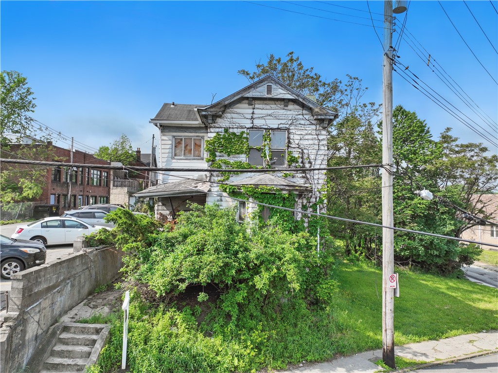 112 Bausman St, Pittsburgh, PA 15210 - MLS 1700220 - Coldwell Banker