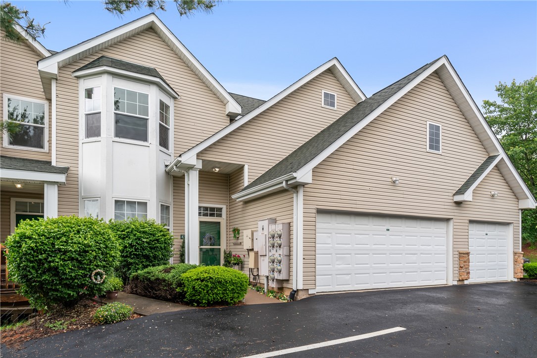 832 Eagle Pointe Dr, Cecil, PA 15317 - MLS 1702952 - Coldwell Banker