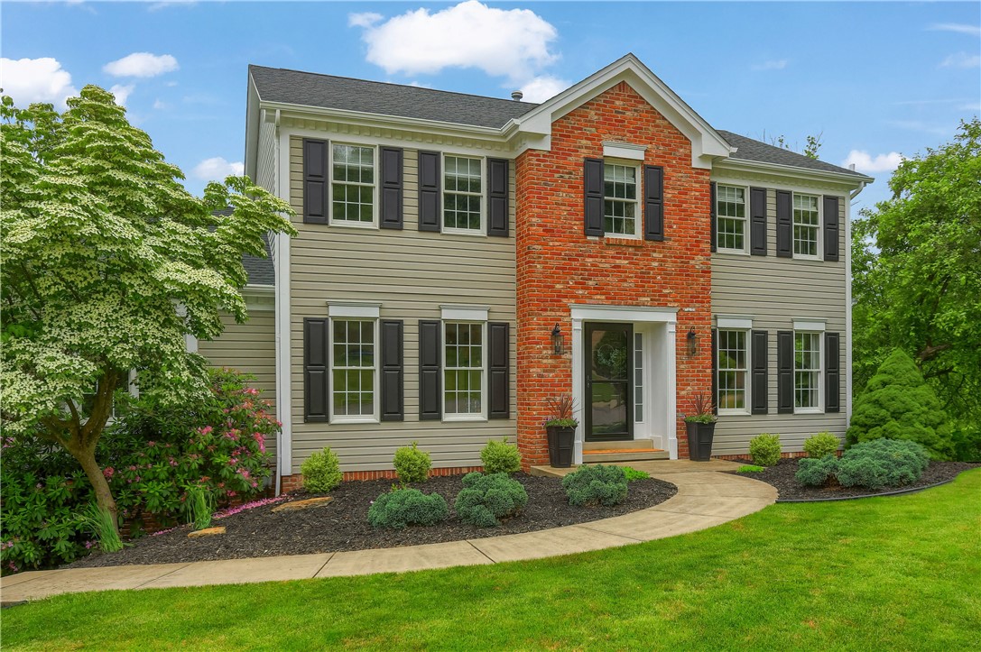 814 Graywyck Dr, Seven Fields Boro, PA 16046 - MLS 1704049 - Coldwell Banker