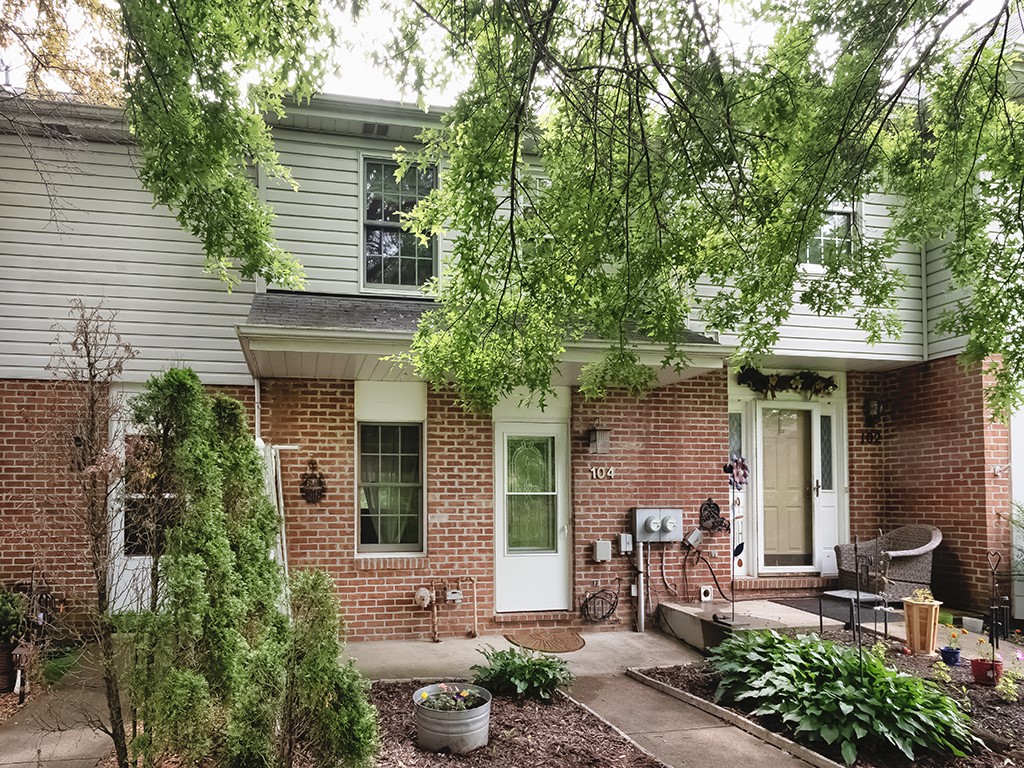 104 Meadowview Dr, North Strabane, PA 15317 - MLS 1706097 - Coldwell Banker
