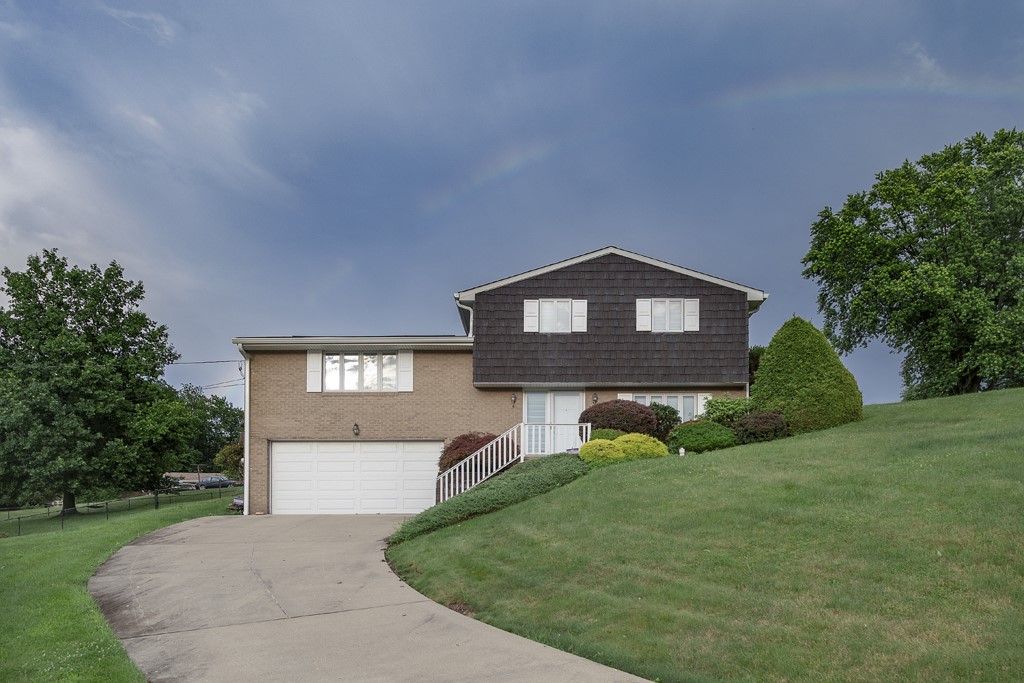11 Crestwood Dr, Cecil, PA 15321 - MLS 1709252 - Coldwell Banker