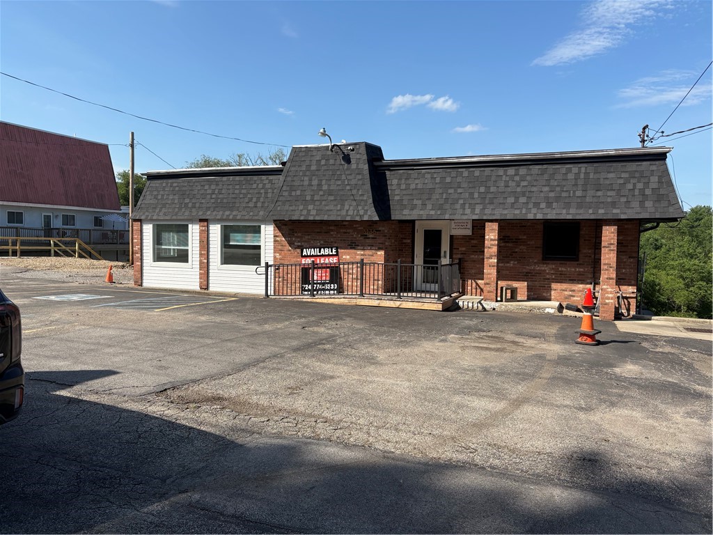 3136 Brodhead Rd, Center Township, PA 15001 - MLS 1720570 - Coldwell Banker