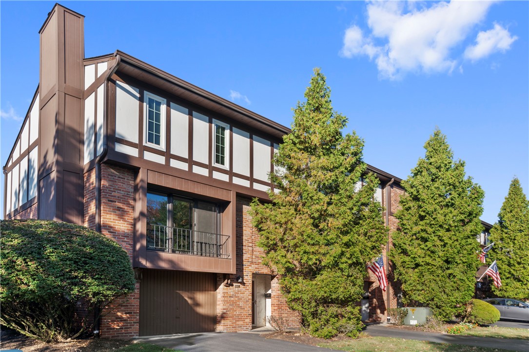 238 Woodbridge Dr, Ross Twp, PA 15237 - MLS 1726119 - Coldwell Banker