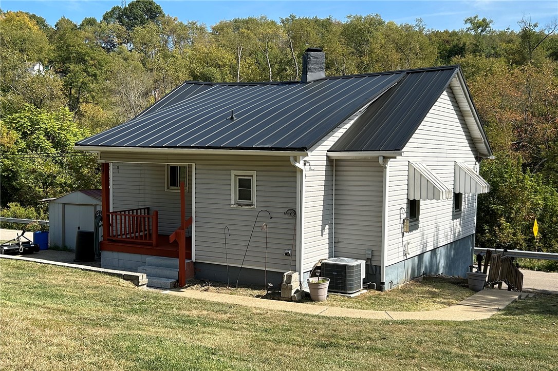 29 Creedmore Rd, Cecil, PA 15321 - MLS 1732882 - Coldwell Banker