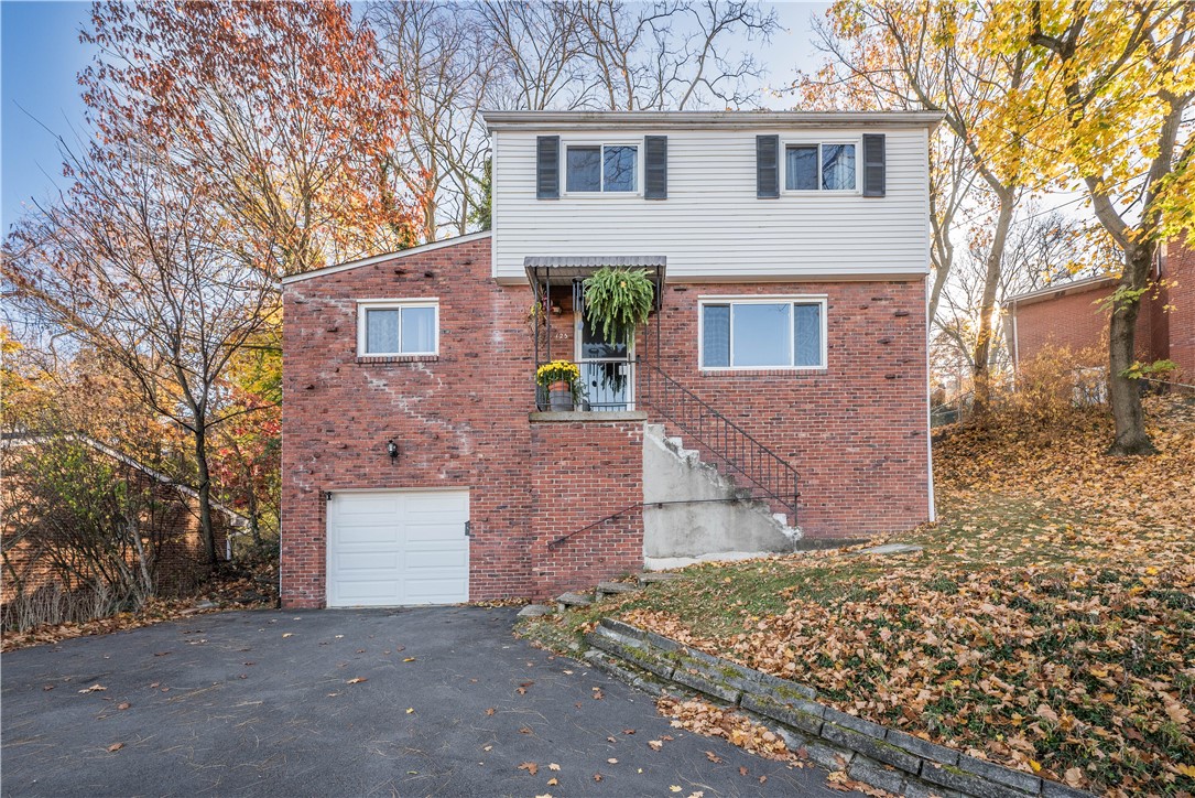 125 Susan Dr, Green Tree, PA 15220 - MLS 1679583 - Coldwell Banker