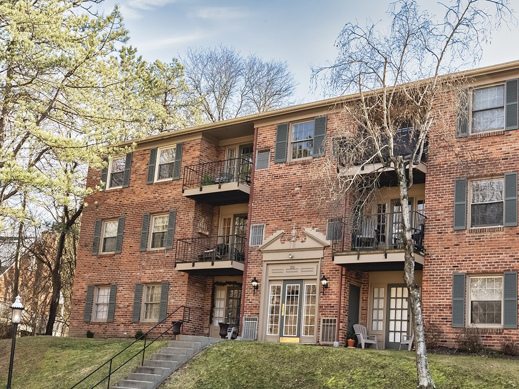 920 Adam Dr #H, PA 15216 - MLS 1690168 - Coldwell Banker