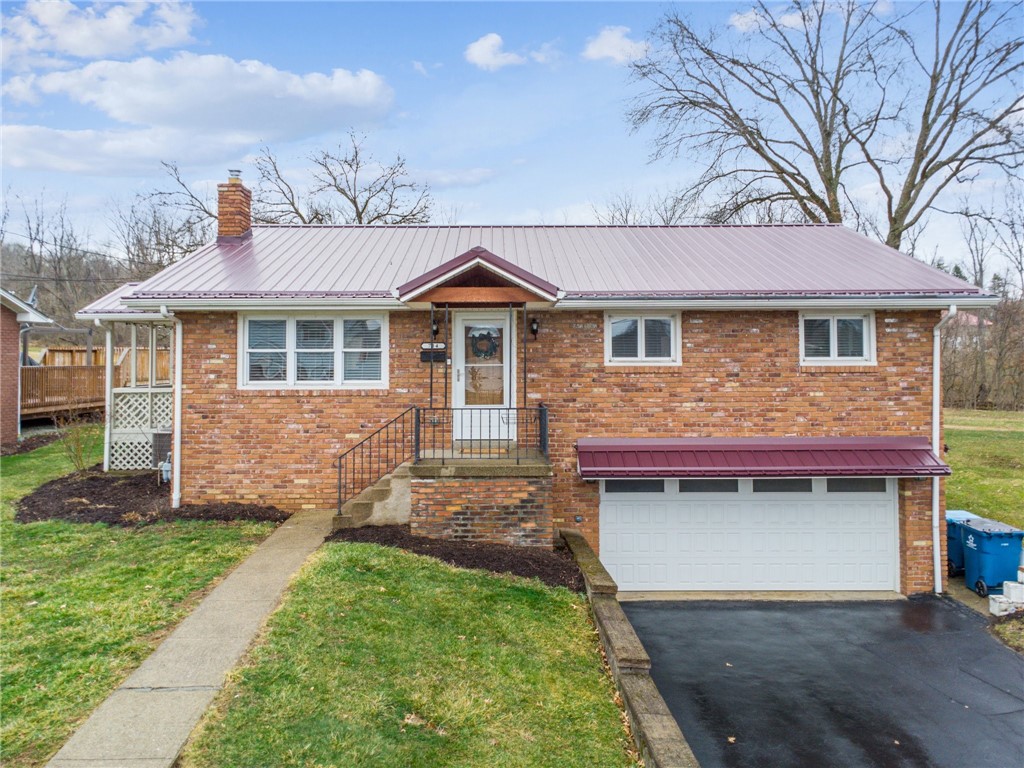 714 Skyline Dr, Youngwood, PA 15697 - MLS 1690362 - Coldwell Banker