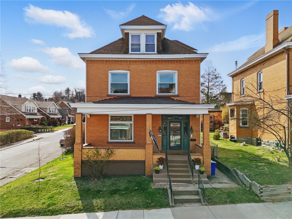 1927 Rockledge St, Spring Hill, PA 15212 - MLS 1695347 - Coldwell Banker