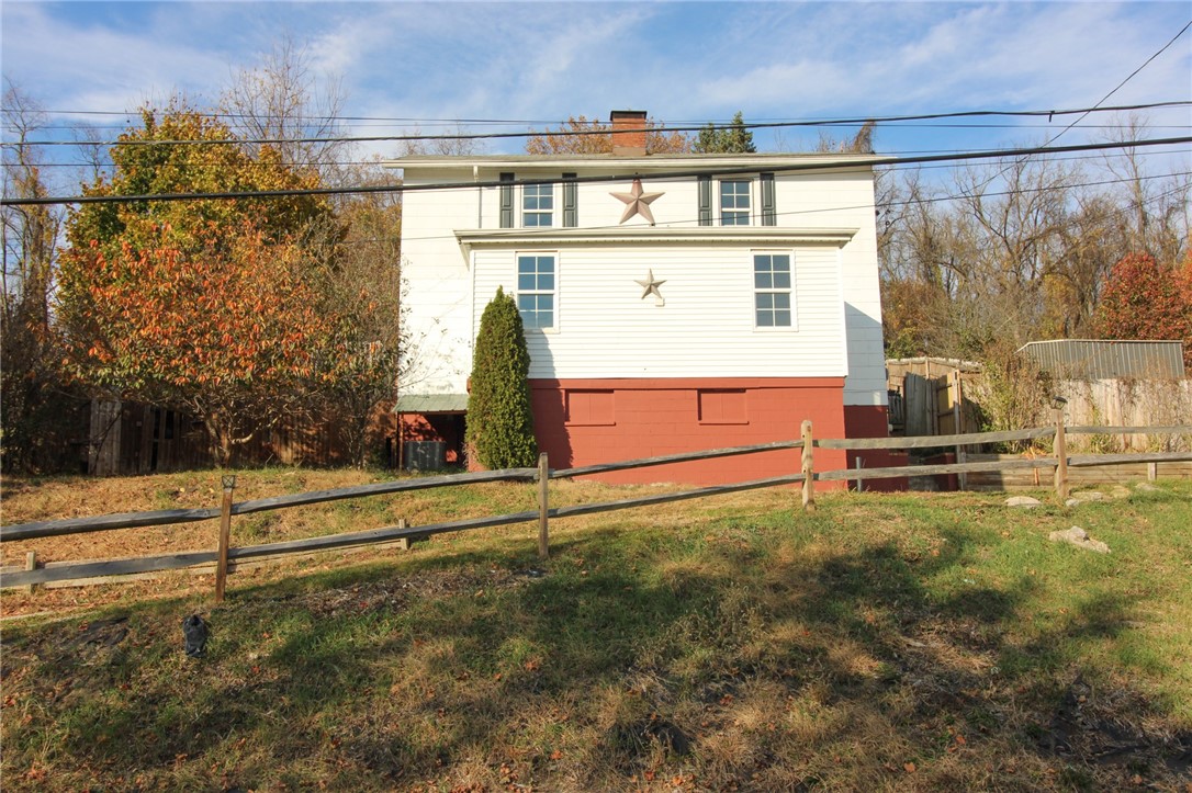 1045 Moon Run Rd, Robinson Twp - NWA, PA 15136 - MLS 1696140 - Coldwell ...