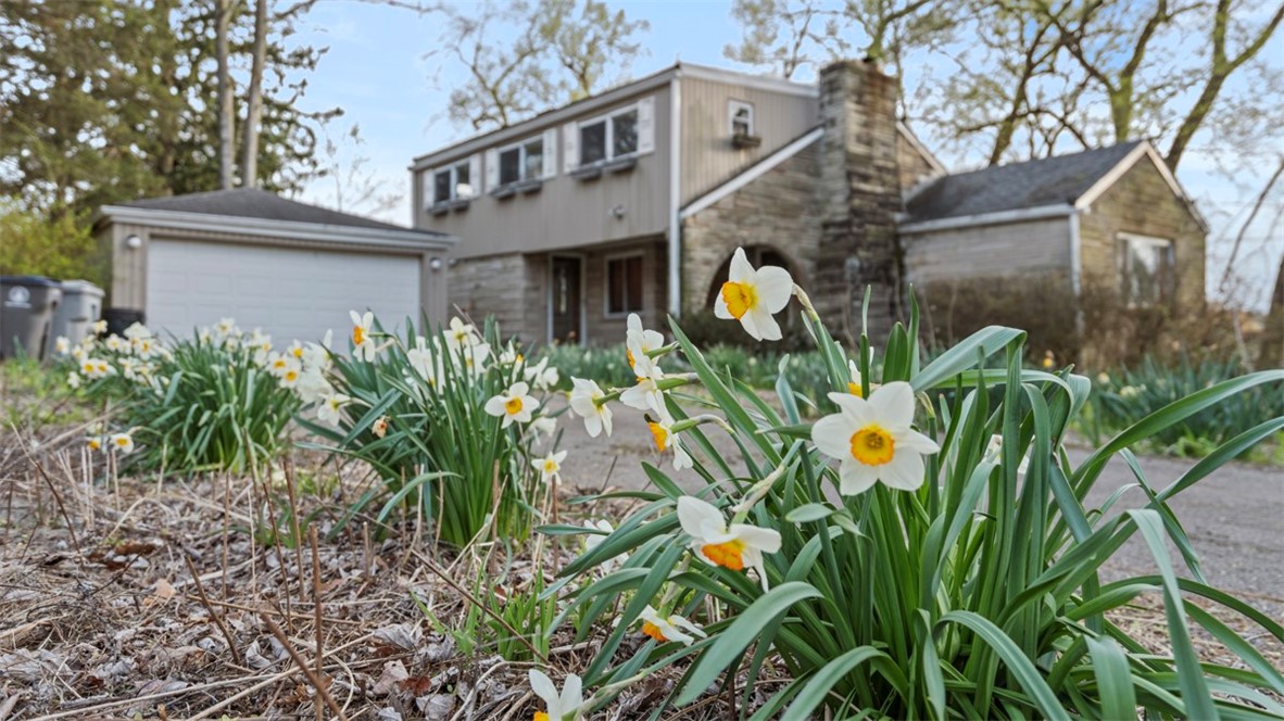 473 Pinewood Dr, Peters Township, PA 15317 - MLS 1697211 - Coldwell Banker