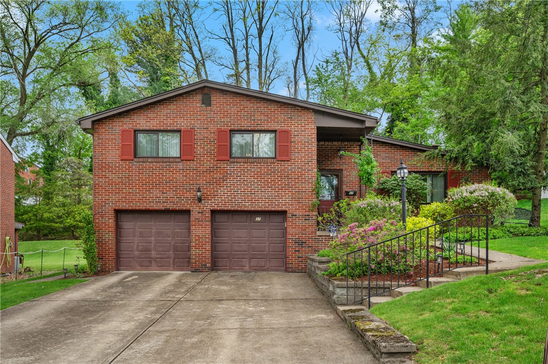 37 Nancy Dr, Pittsburgh, PA 15235 - MLS 1700094 - Coldwell Banker