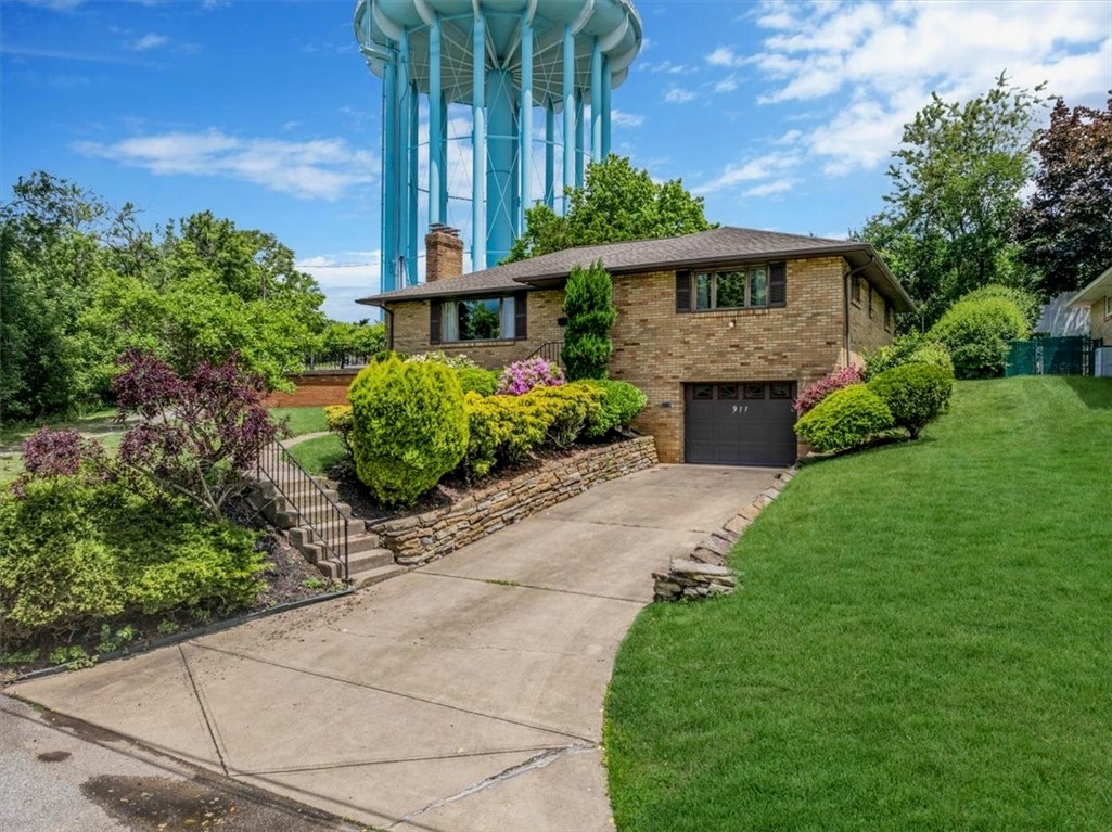 911 Glencoe Ave, Green Tree, PA 15220 - MLS 1702858 - Coldwell Banker