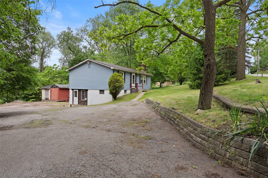 724 Camp Meeting Rd, Bell Acres, PA 15143 - MLS 1702893 - Coldwell Banker
