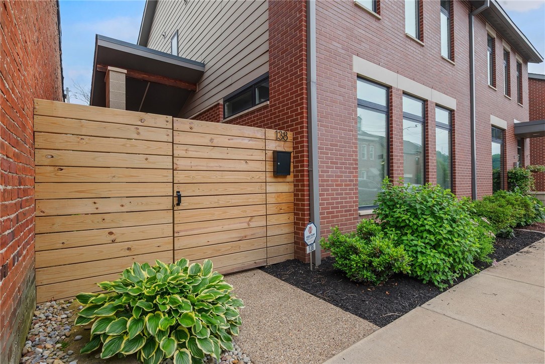 138 46th St, Pittsburgh, PA 15201 - MLS 1707415 - Coldwell Banker