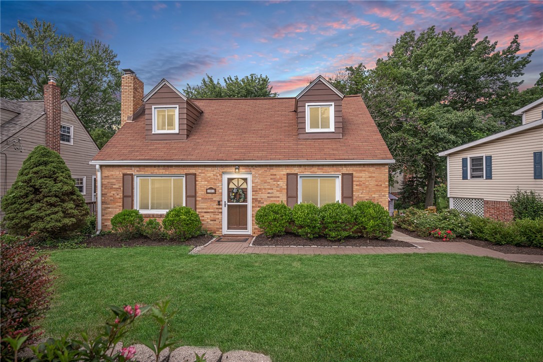 1002 Glencoe Ave, Green Tree, PA 15220 - MLS 1710222 - Coldwell Banker