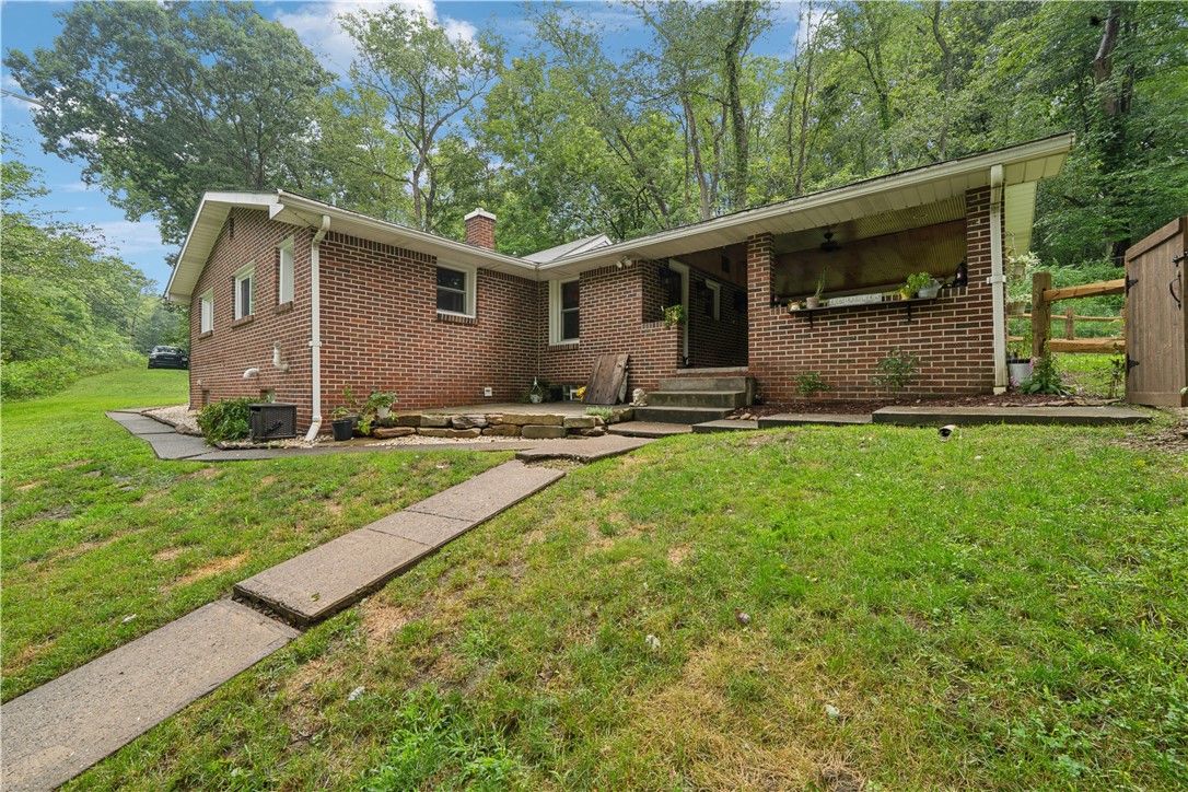 2040 Spooky Hollow Rd, Lower Burrell, PA 15068 - MLS 1712183 - Coldwell ...