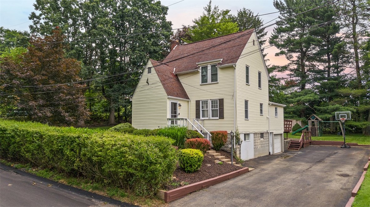 8236 Louise St, Pittsburgh, PA 15237 - MLS 1712596 - Coldwell Banker