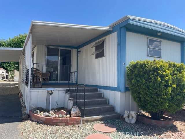 7484 Kickapoo Trail, Yucca Valley, CA 92284 - MLS JT23099565 - Coldwell ...