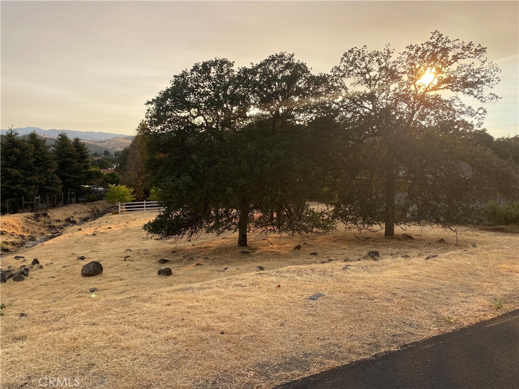 18765 Oak Grove Rd, Hidden Valley Lake, CA 95467 - MLS LC25107307 ...