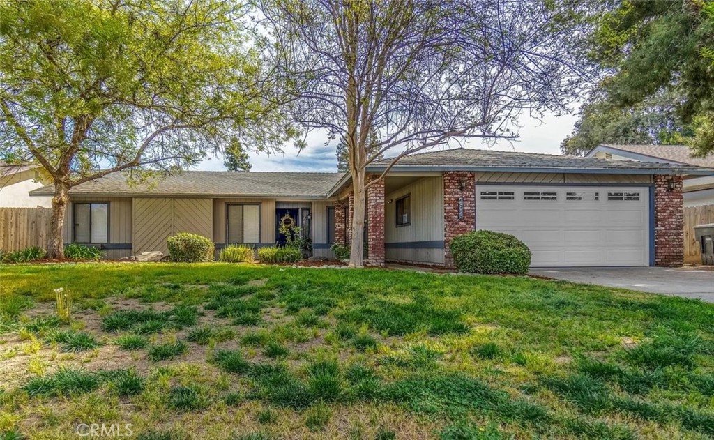 1828 S Hillcrest Dr, Visalia, CA 93292 - MLS FR25010147 - Coldwell Banker