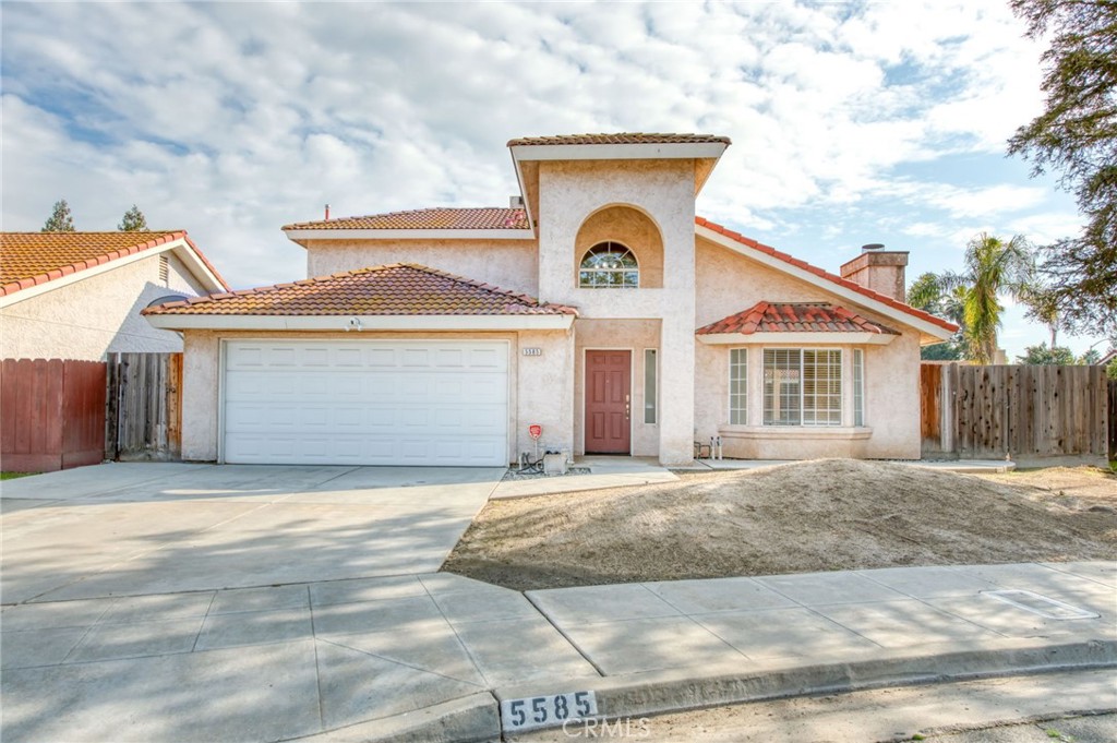 5585 W Mesa Ave, Fresno, CA 93722 - MLS FR25055006 - Coldwell Banker