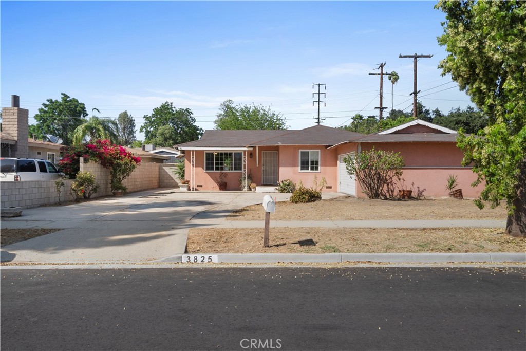 3825 Lofton Pl, Riverside, CA 92501 - MLS IV25127329 - Coldwell Banker